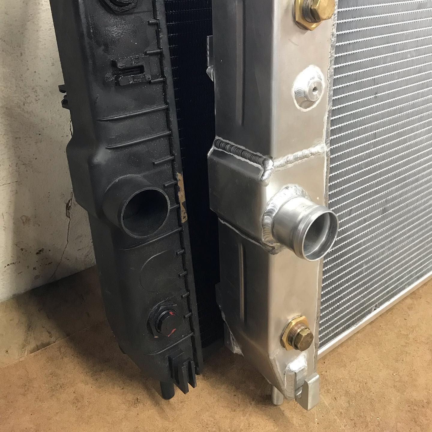 Aston Martin DB9 and DB7 V12 radiators - Aaron Radiator
